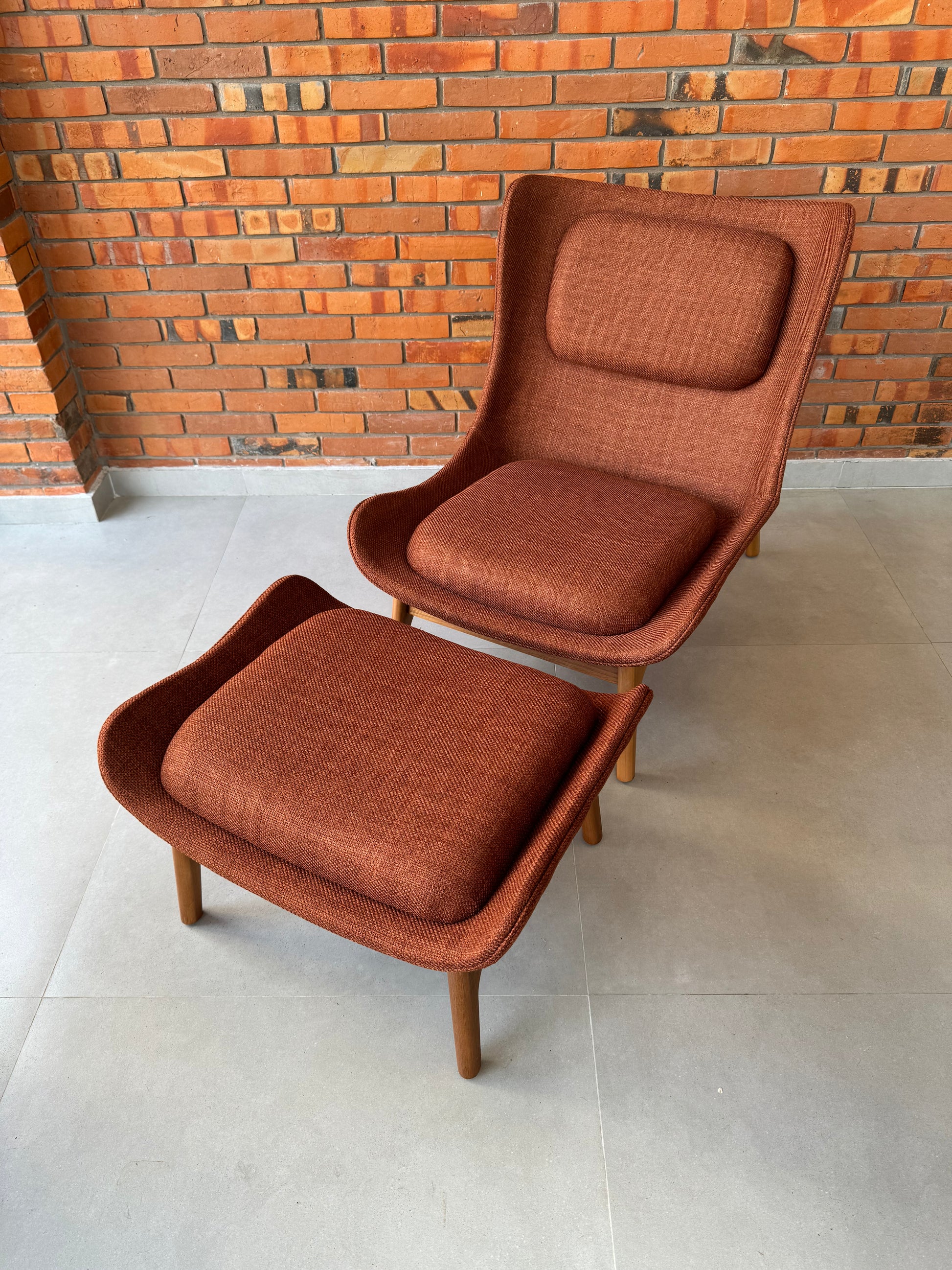 Poltrona + Puff Donna terracota – Futura